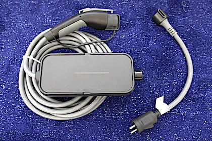 （de･tail）BMW Flexible Fast Charger | wright-company.net